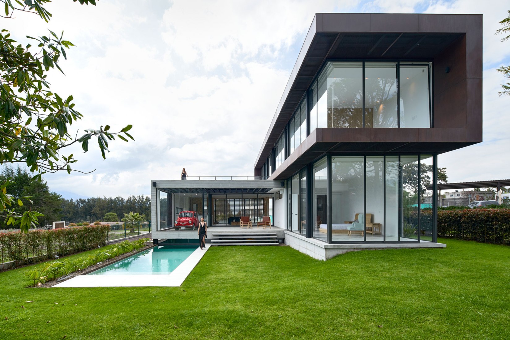 Overlapping and rotating volumes. Interlace House by TEC Taller EC ...