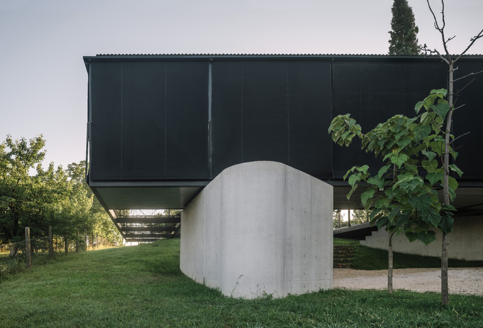 The house for a craftsman. Avala House by TEN Studio | The Strength of ...