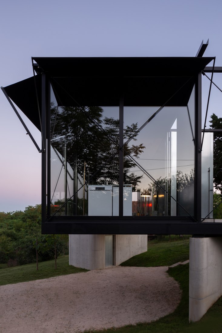 The house for a craftsman. Avala House by TEN Studio | The Strength of ...