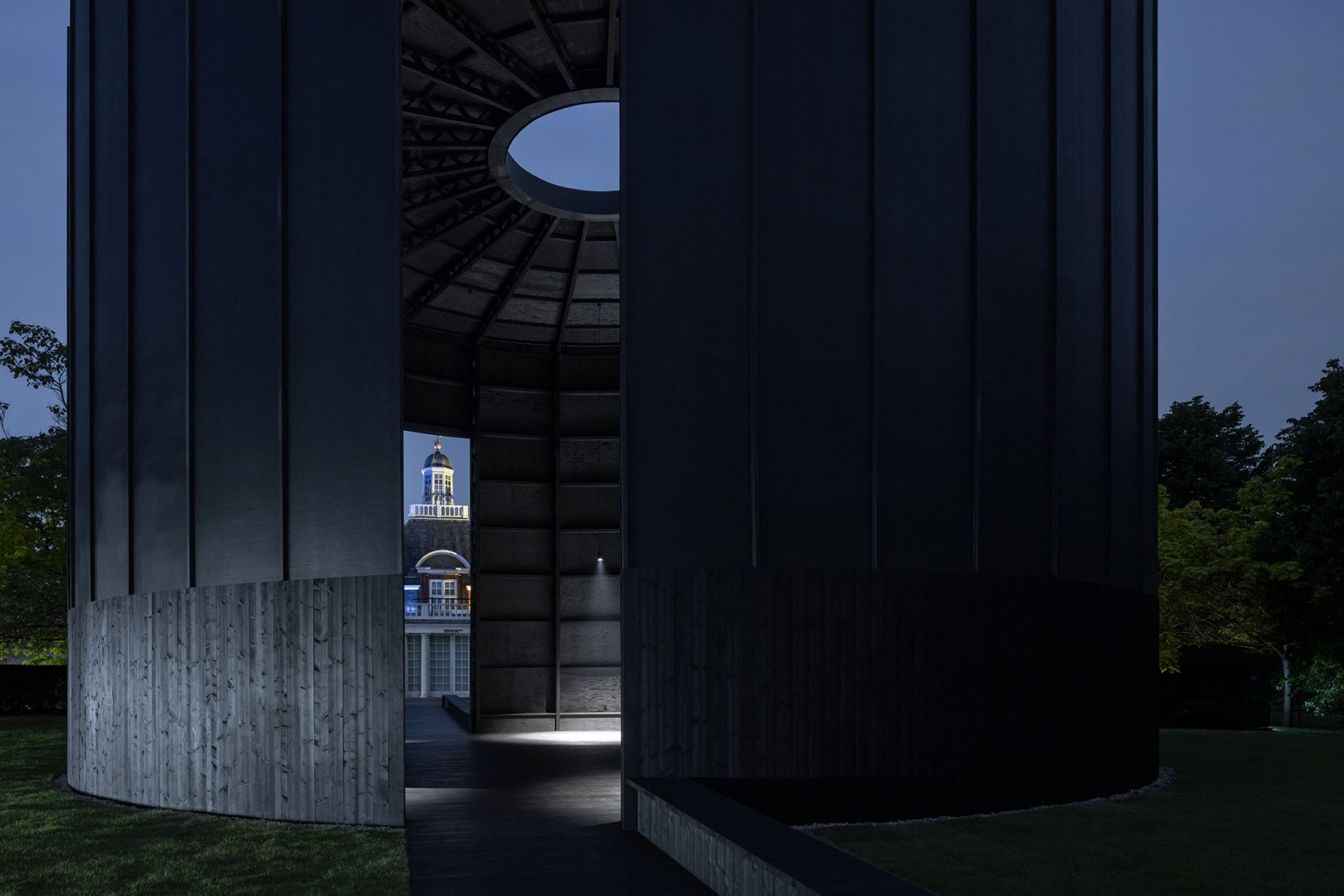 A site for contemplation and convening. Serpentine Pavilion 2022, Black ...
