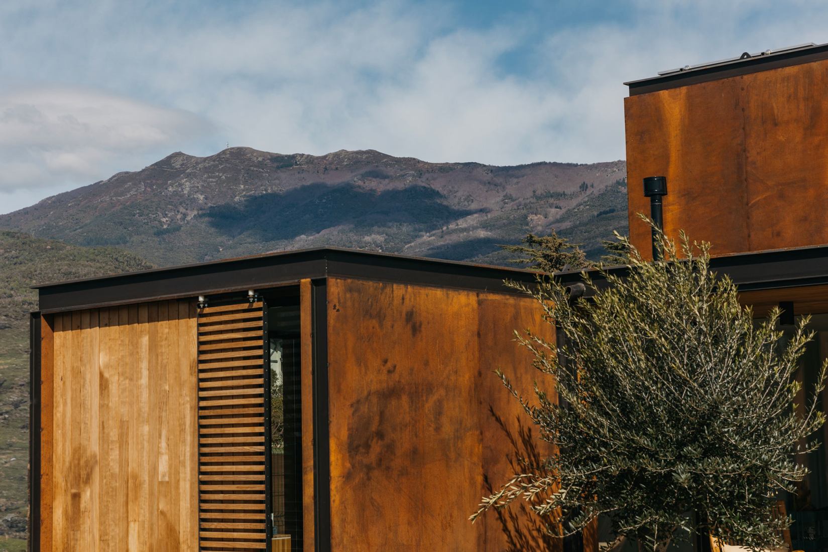 Modular housing, with strong materials. tini Montseny by tini | The ...