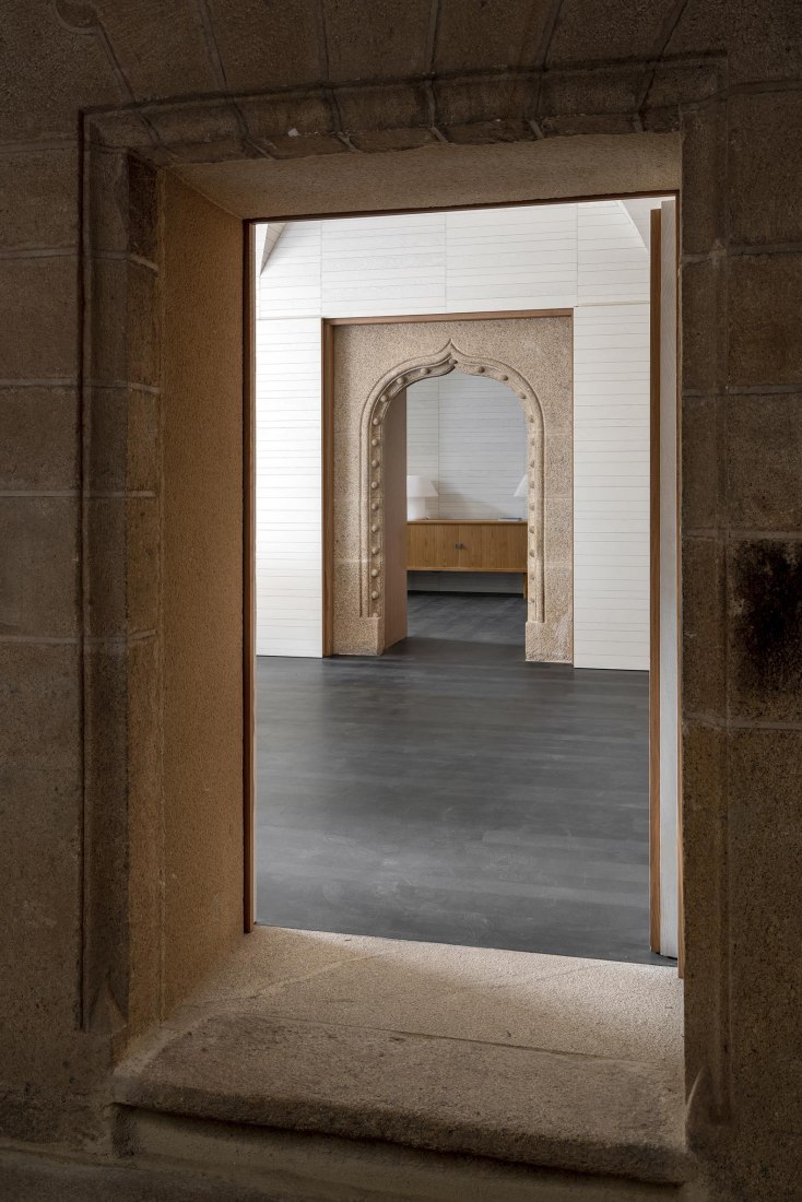 The geniality of reinhabiting. Paredes Saavedra Palace House. Atrium II ...