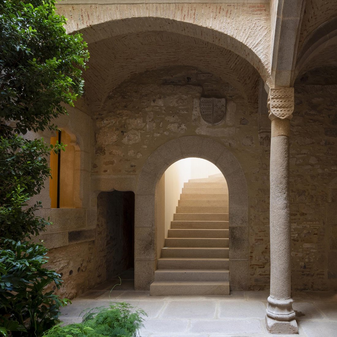 The geniality of reinhabiting. Paredes Saavedra Palace House. Atrium II ...