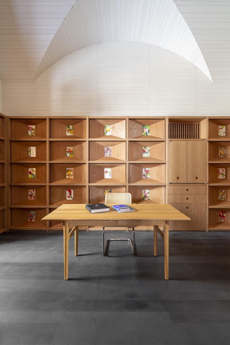 The geniality of reinhabiting. Paredes Saavedra Palace House. Atrium II ...