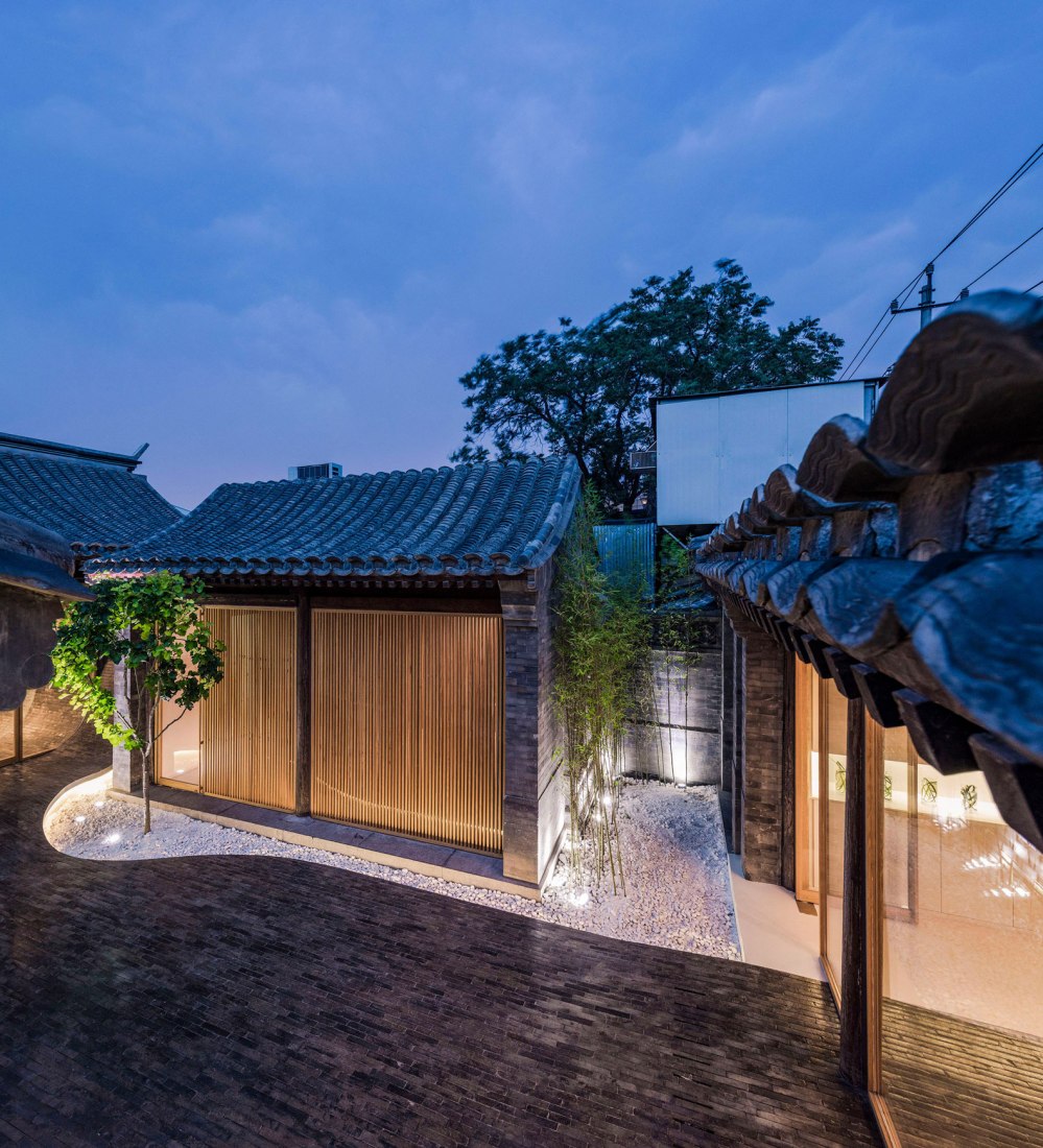Twisting Courtyard, once a siheyuan, now a contemporary house by ...