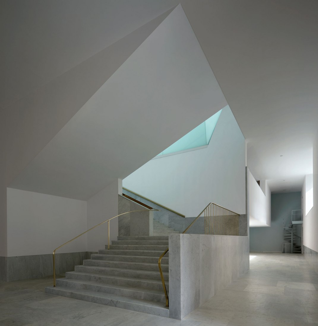 Construir sobre el pasado para edificar el presente. Palacio de San Telmo por Vázquez Consuegra ...