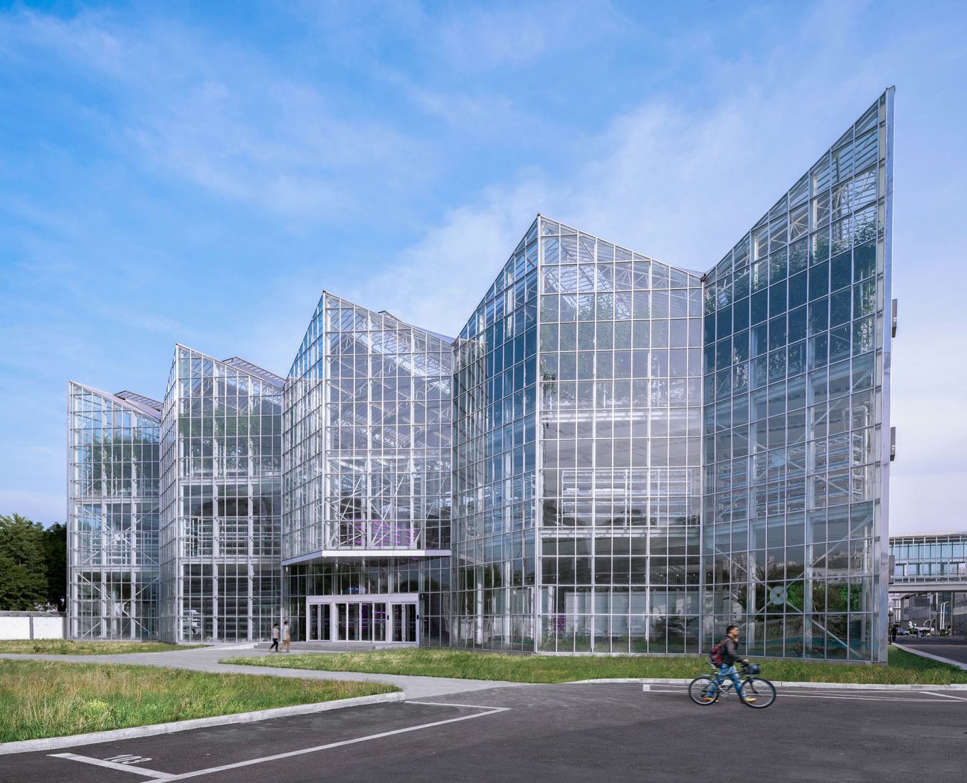 First vertical production center in China. Vertical Farm Beijing by van ...
