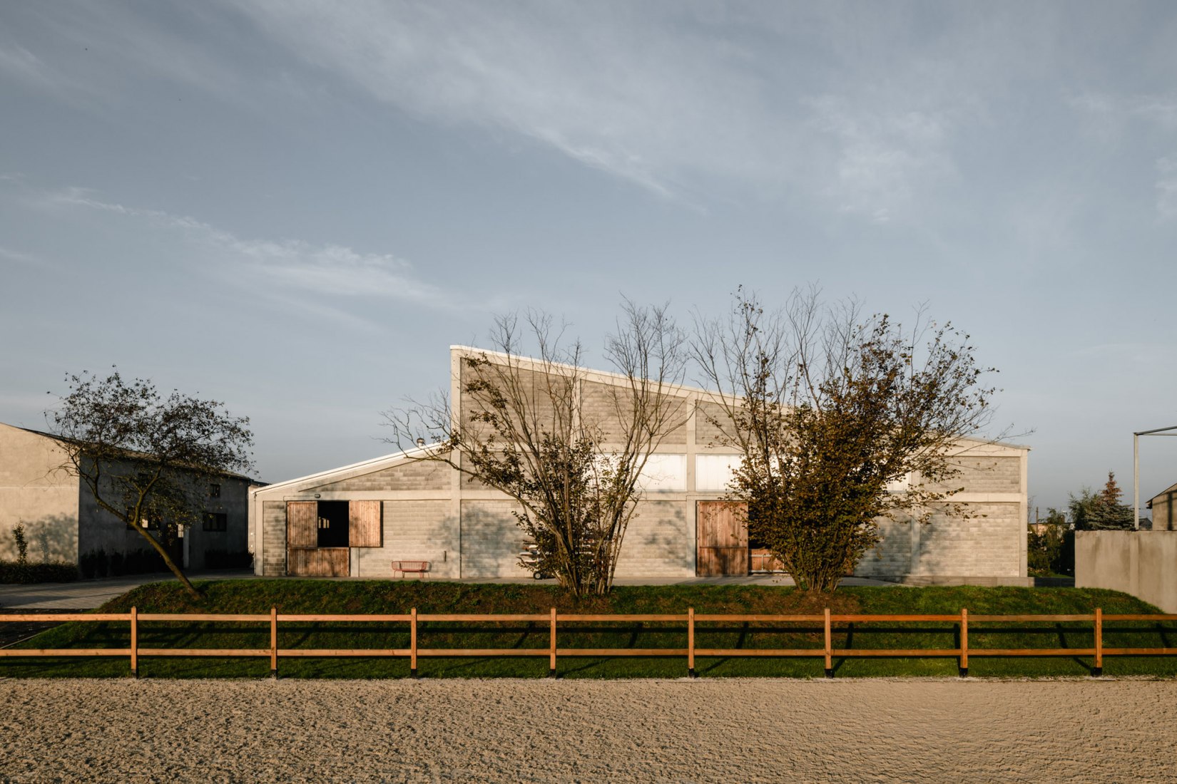 Raw, honest, and cozy stable in a rural landscape. Horse House Stable ...