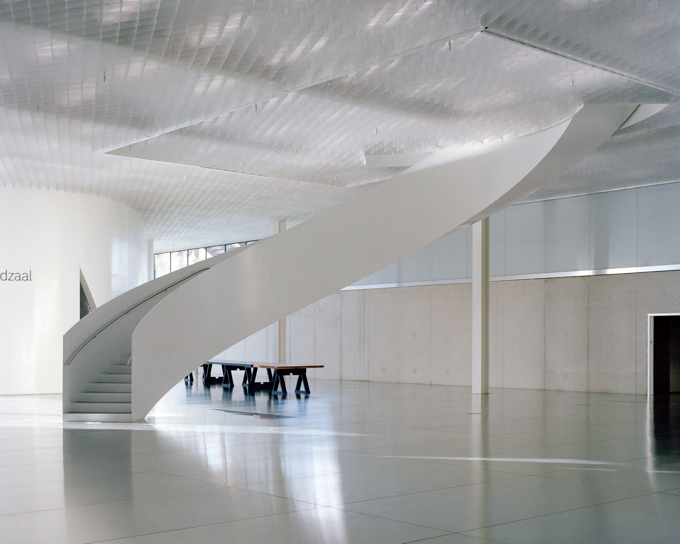 Sculptural and kinetic. Headquarters of the Province of Antwerp by ...