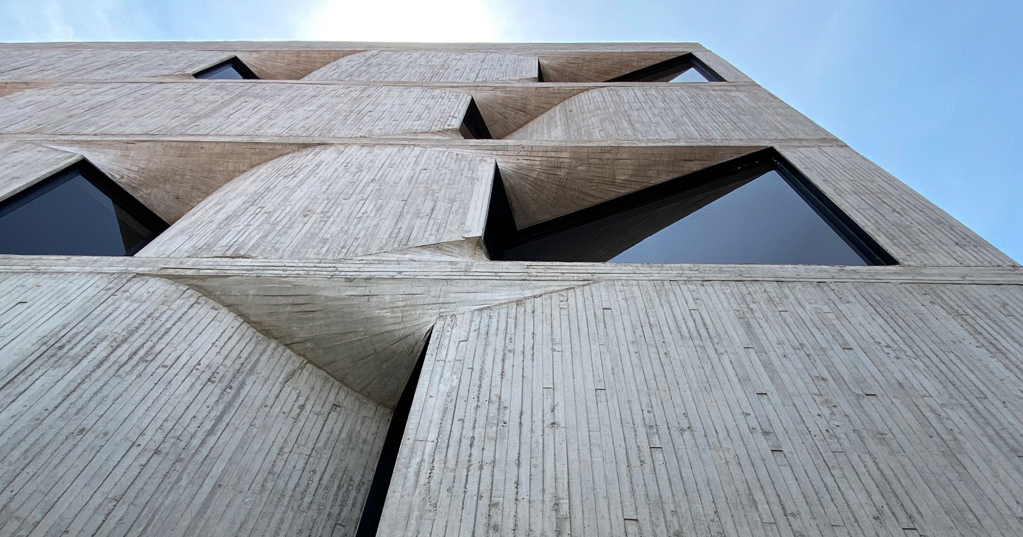Hybrid between traditional and new. DL1310 housing by Young & Ayata ...