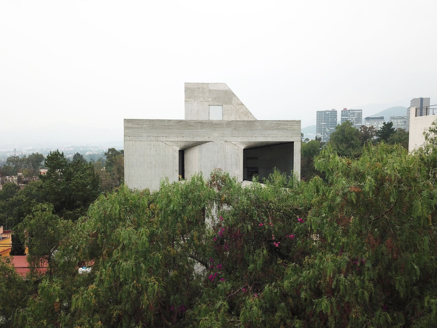 Hybrid between traditional and new. DL1310 housing by Young & Ayata ...