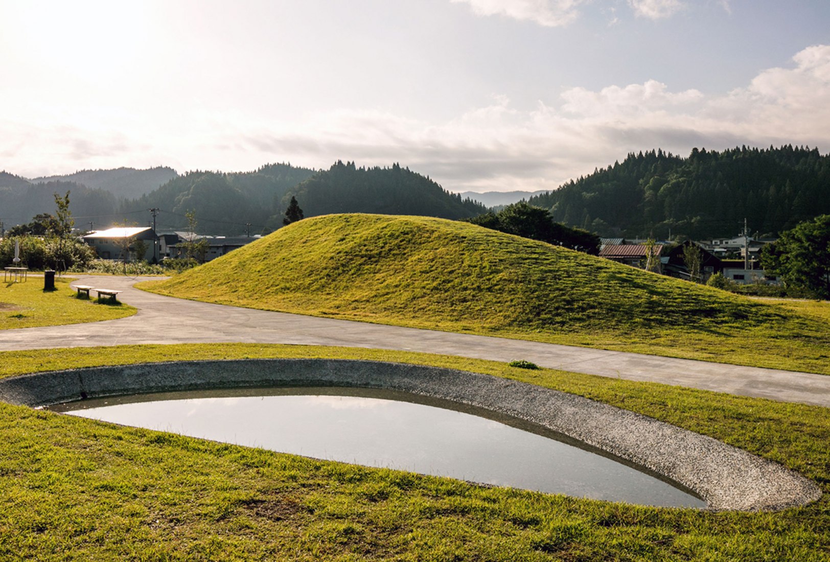 A dynamic tradition. Yunoeki Oyu Community Center by Kengo Kuma and ...
