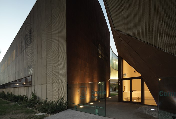 New Headquarters of the Chamber of Commerce in Prato, by MDU Architetti ...