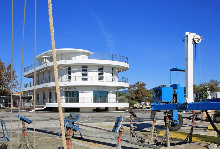 Harbour Master’s Office by PietriArchitectes | The Strength of ...