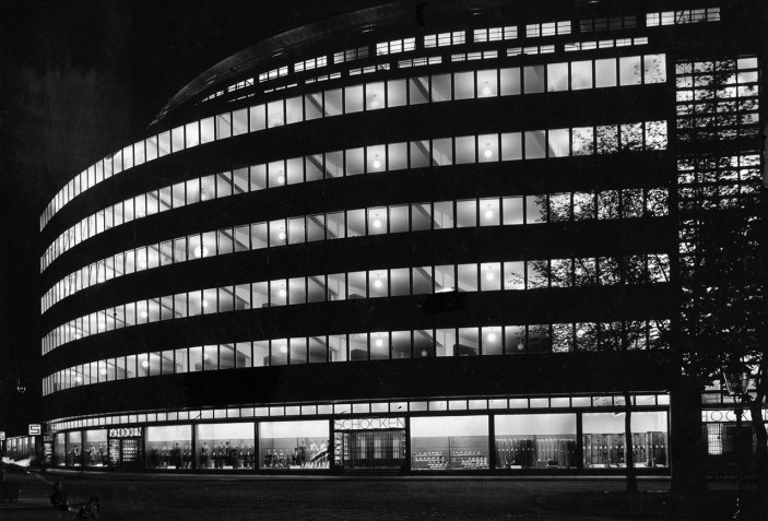 Schocken building by Mendelsohn, restored in Chemnitz | The Strength of ...