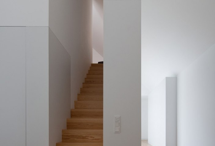 ABSTRACT WHITE. Leiria House by Aires Mateus | The Strength of ...