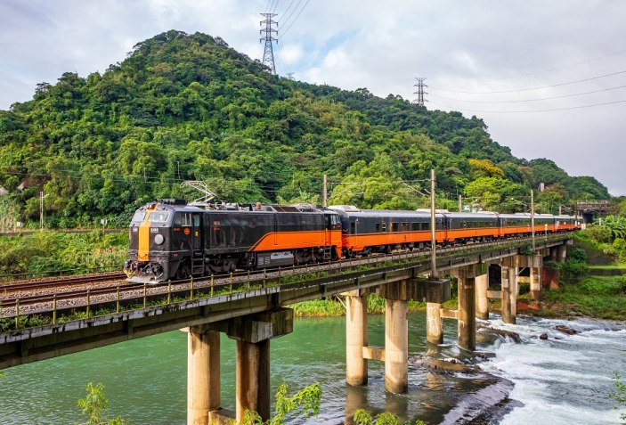 Savor the Taste of Taiwan on a train. The Moving Kitchen Restaurant by ...