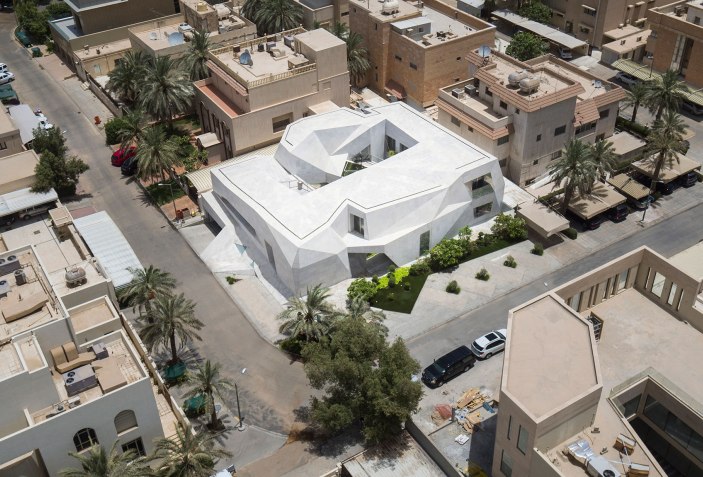 A house vs rock. Rock House by AGi Architects | The Strength of ...