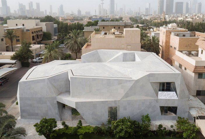 A house vs rock. Rock House by AGi Architects | The Strength of ...