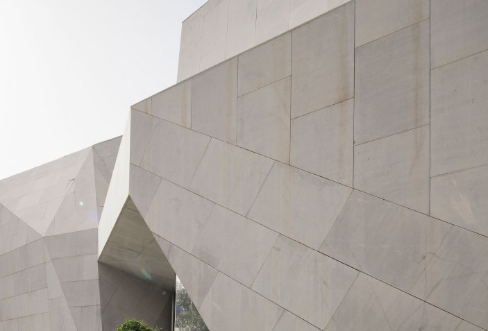 A house vs rock. Rock House by AGi Architects | The Strength of ...