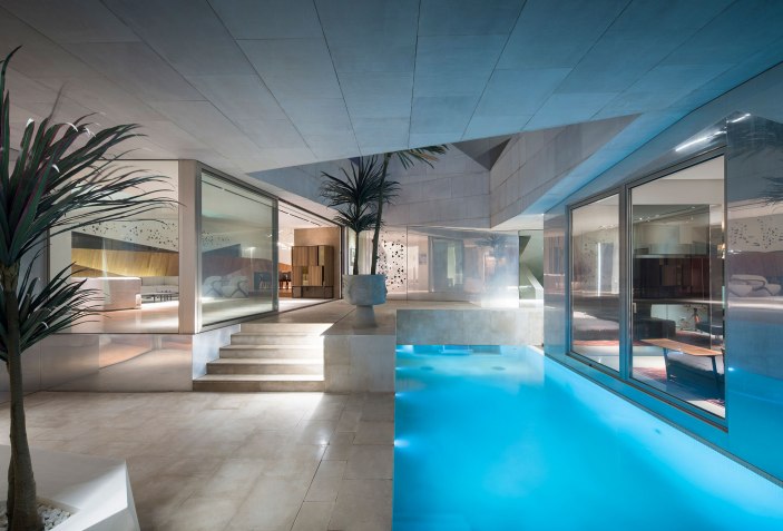 A house vs rock. Rock House by AGi Architects | The Strength of ...