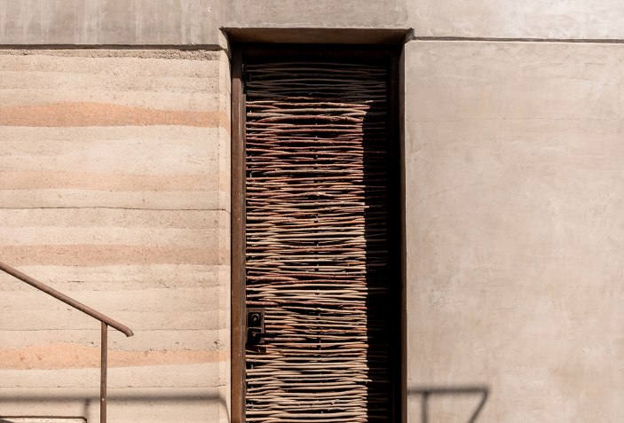 El hogar ancestral de una arqueóloga. Casa Martha por Alfredo Navarro ...