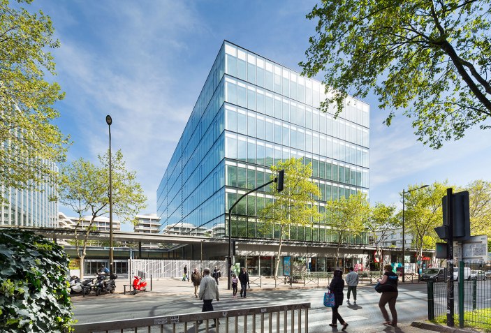 Office Building rehabilitation by AZC | The Strength of Architecture ...