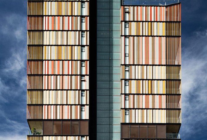 El color en la Torre Forma Itaim por b720 Fermín Vázquez Arquitectos ...