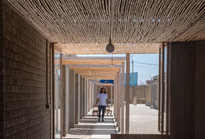 Initial School 140 by Betsaida Curto Reyes and Ander Bados Sesma | The ...