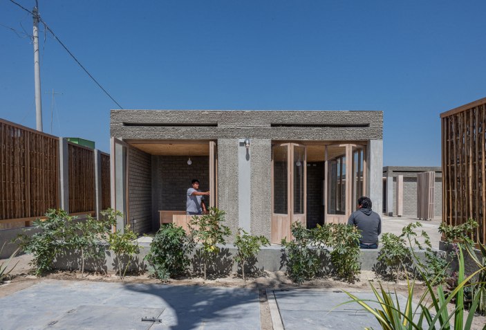 Initial School 140 by Betsaida Curto Reyes and Ander Bados Sesma | The ...