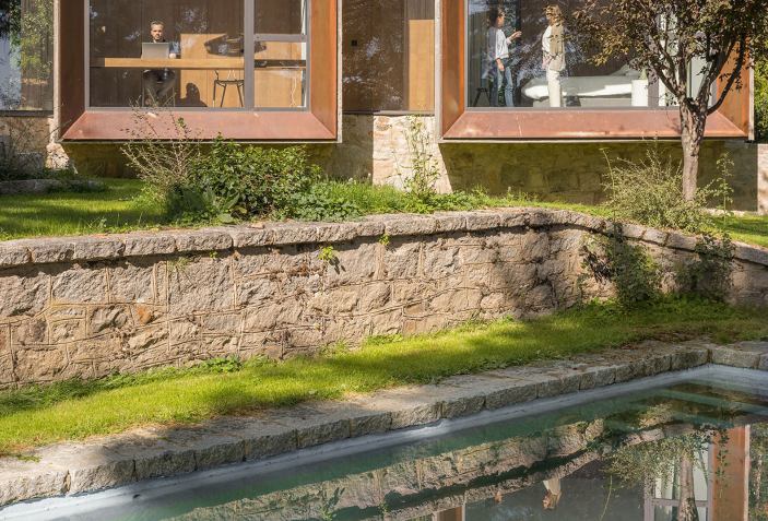 Mirando al pantano de Navacerrada. Casa V por G34 arquitectos | Sobre ...