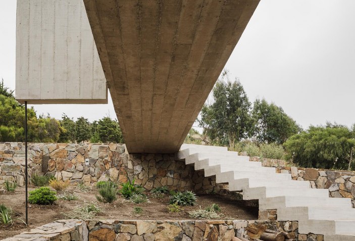 Saber mirar al paisaje. Casa Cipolla por Felipe Assadi Arquitectos ...