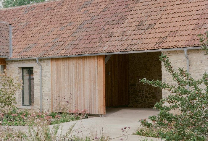 Clever and special sensibility. Wraxall Yard by Clementine Blakemore ...
