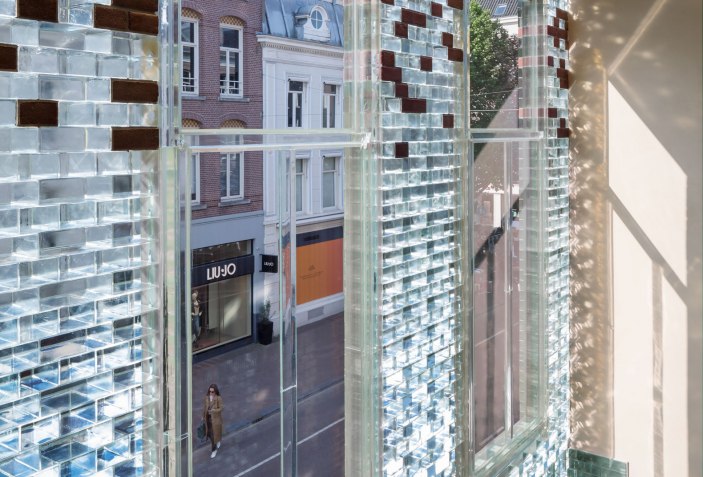 Crystal House de MVRDV, vuelve a abrir con una fachada aún más ...