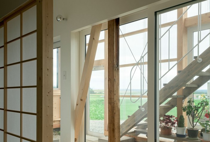 The Mannerism of the Minka in Hokkaido. The Deformed Roof House of ...