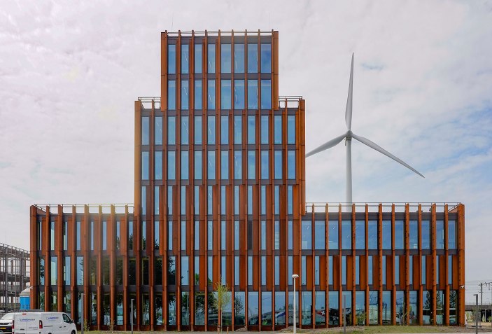 Sustainable wood in industrial environment. Inauguration of Liander ...