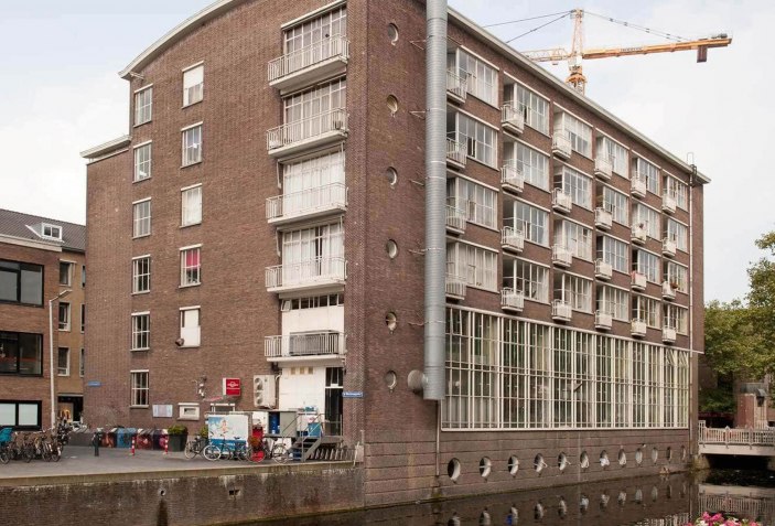 Mixed uses and open spaces in the heart of Rotterdam. De Nederlanden ...