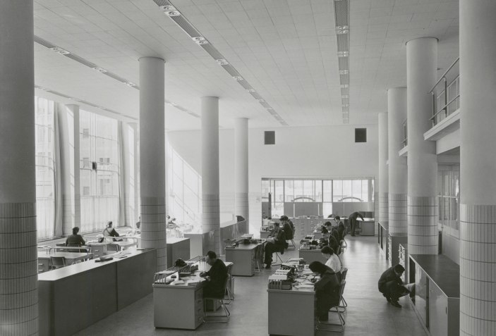 Mixed uses and open spaces in the heart of Rotterdam. De Nederlanden ...