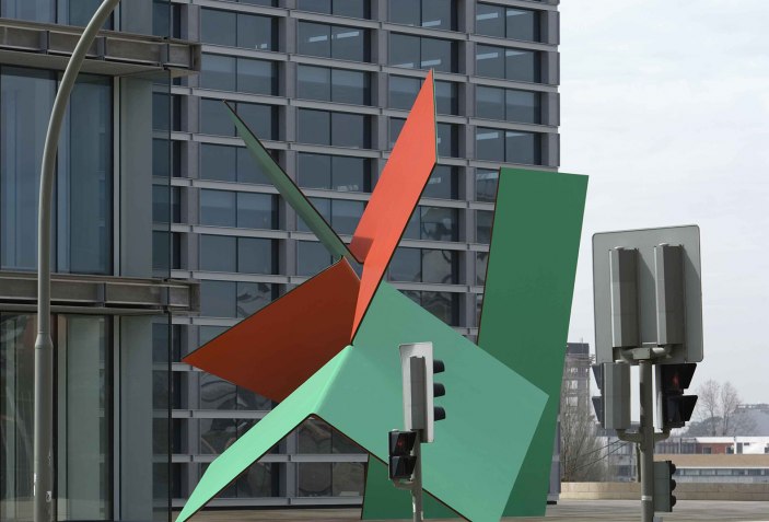 Miesian abstraction. Burgo Tower by Eduardo Souto de Moura | The ...