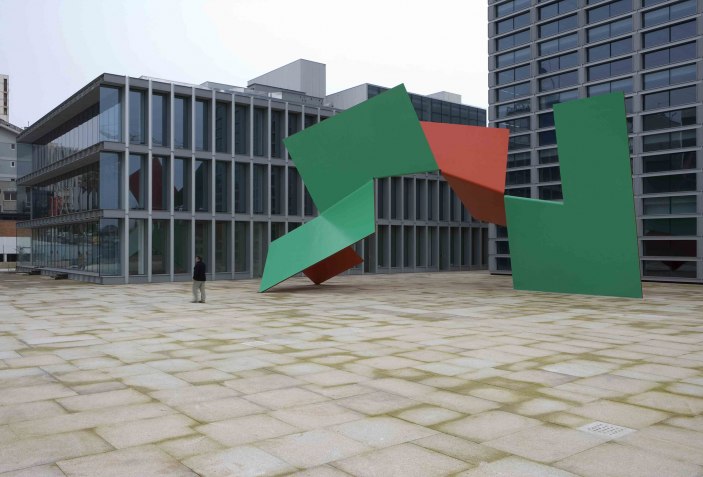 Miesian abstraction. Burgo Tower by Eduardo Souto de Moura | The ...