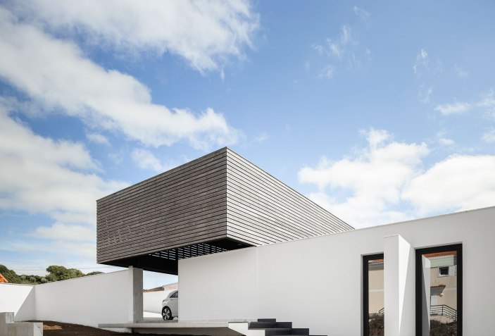 Horizontal bands framing the horizon. TD House by ESQUISSOS | The ...