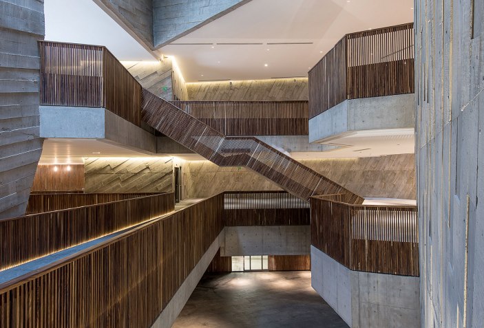 Opening Foro Boca by Rojkind Arquitectos. Sculptural and massive ...