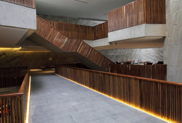 Opening Foro Boca by Rojkind Arquitectos. Sculptural and massive ...