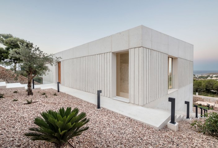 A window to the Mediterranean. Frame House by Nomo Studio | The ...