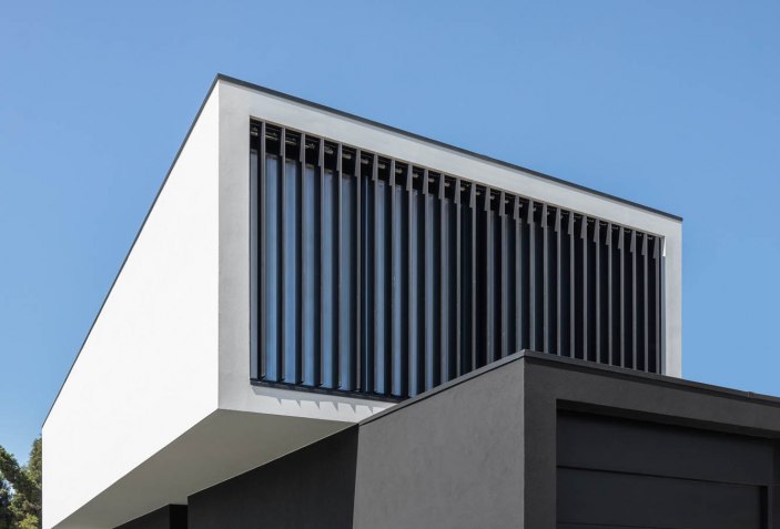 From the inside to the outside in one jump. Diagonal House by Frari ...
