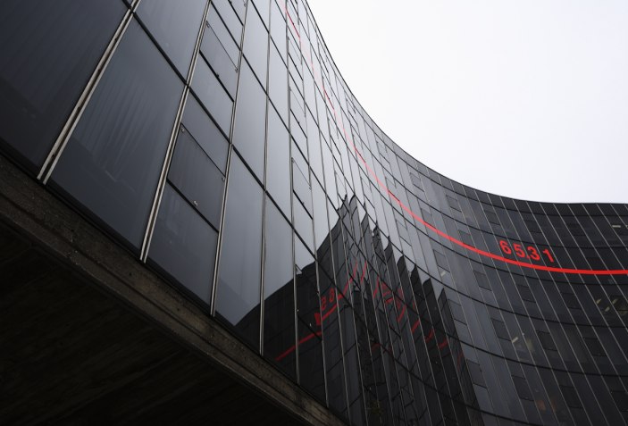 FREAKS freearchitects - Sur Mesure. Installation | The Strength of ...