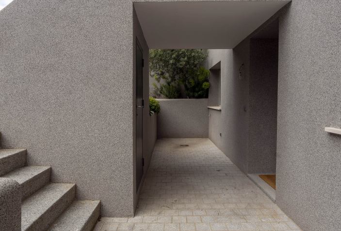Recovery of Bergamin's Rationalism. House in El Viso by GarciaGerman ...