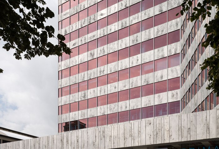 Una rehabilitación singular. Reforma de la Torre Bizkaia por Gonzalo ...