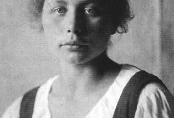 Gunta Stölzl, profesora y directora del taller textil de la Bauhaus ...