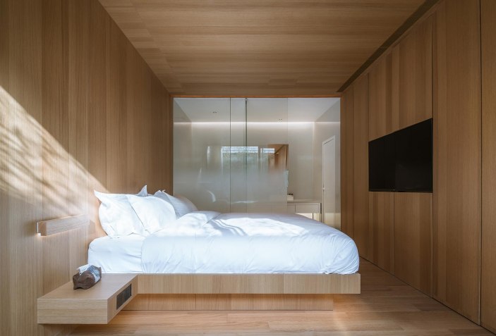 Layering Courtyard by Archstudio | The Strength of Architecture | From 1998